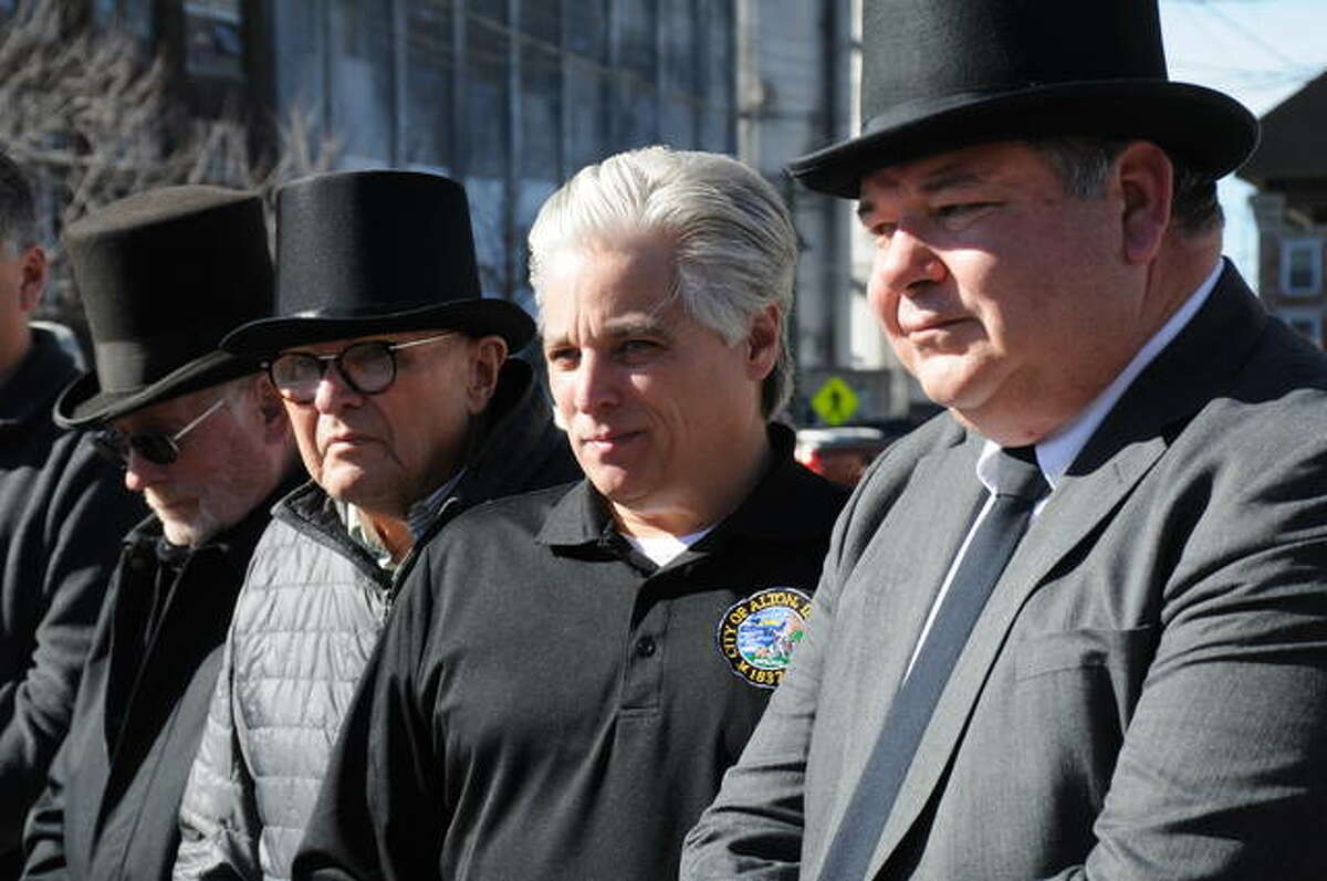 Alton’s Murray the Groundhog contradicts Punxsutawney Phil’s prediction