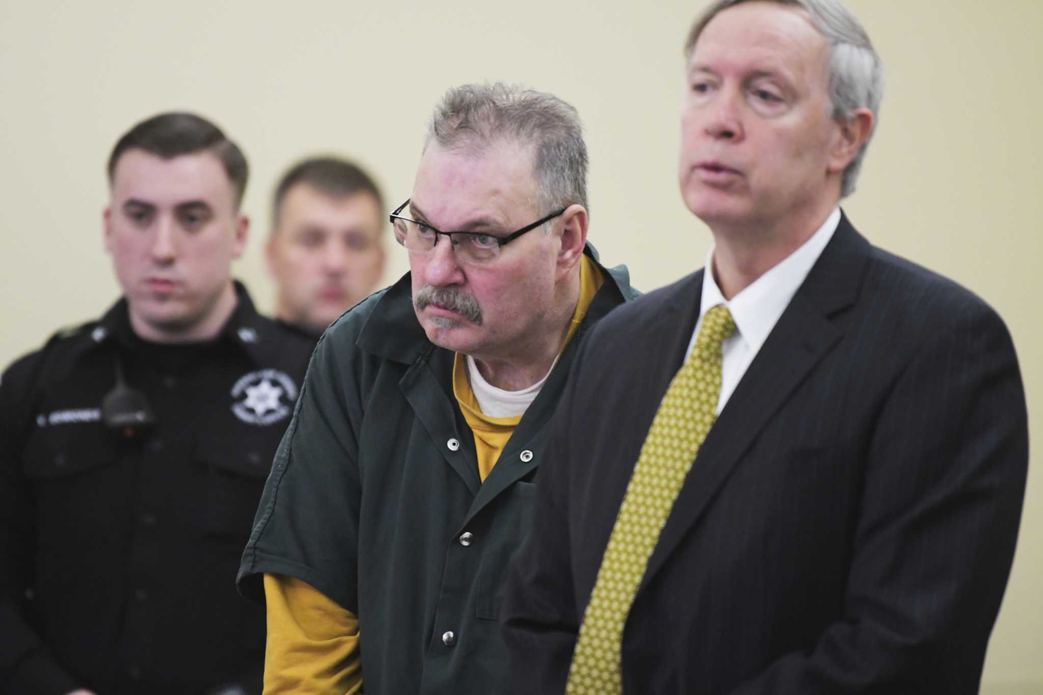Wait for warrant stalls accused killer's return to San Diego