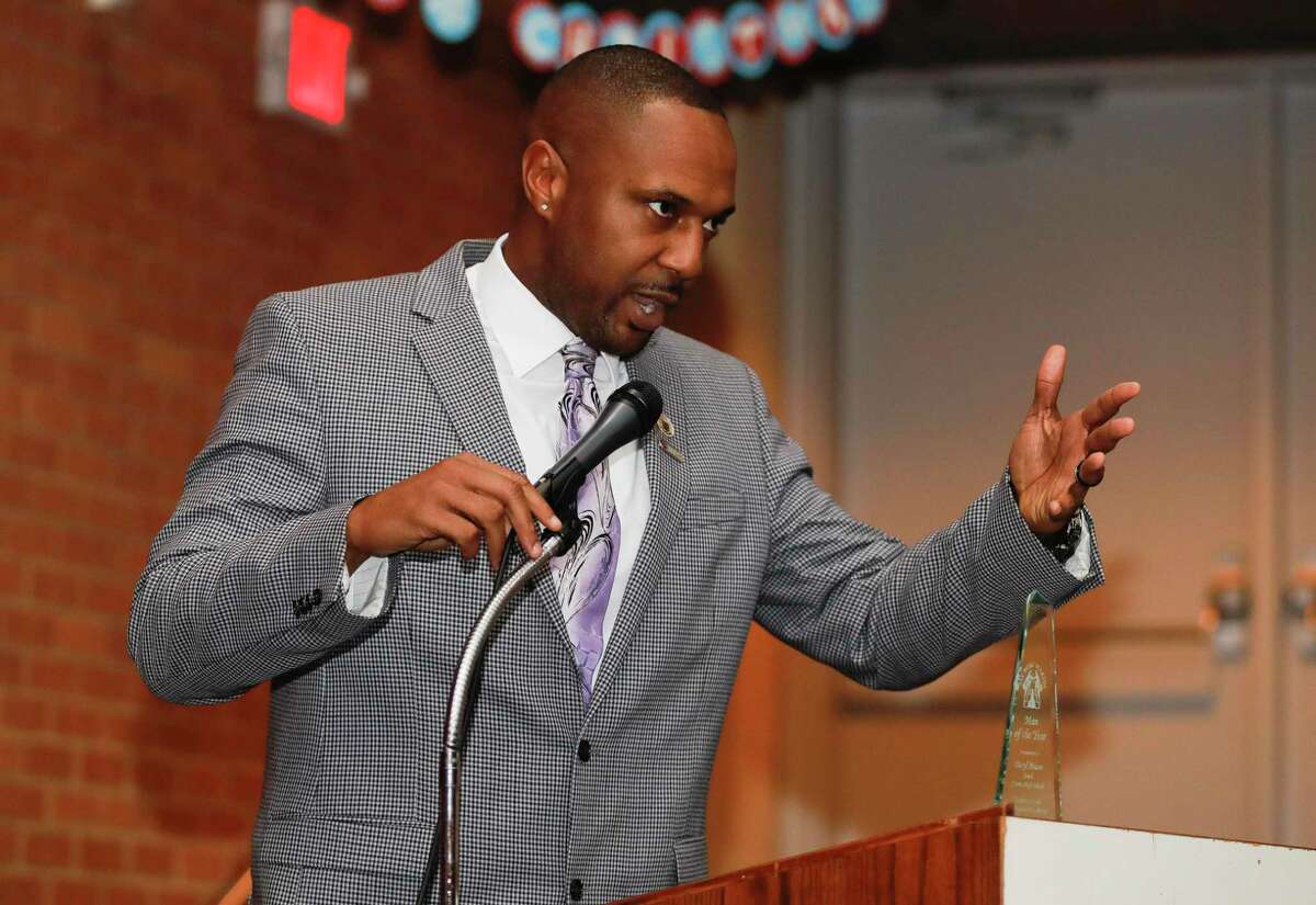 Conroe honors Coach Tolbert, community leaders