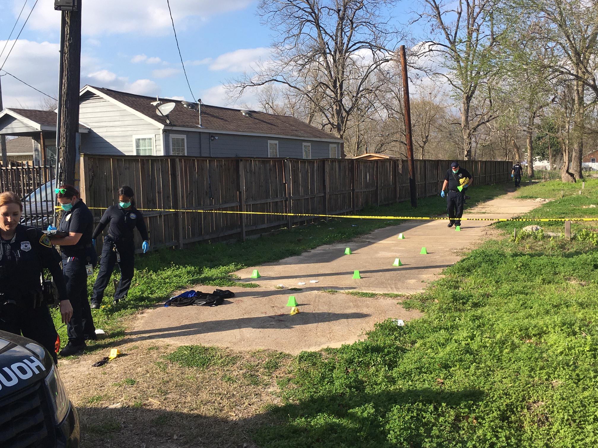 Police: Rap artist killed, 3 injured in possible gang shooting in N ...