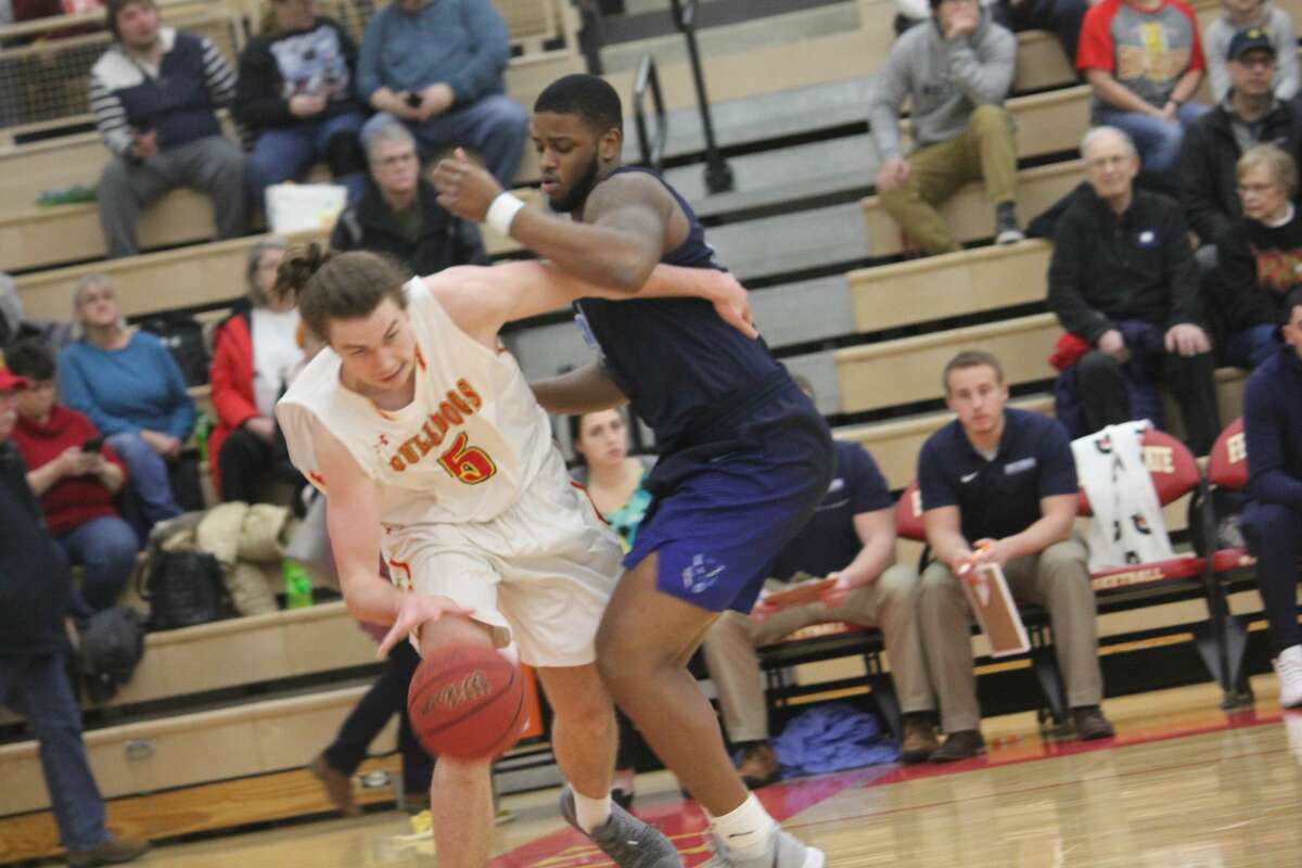 Northwood men upset No. 17-ranked Ferris