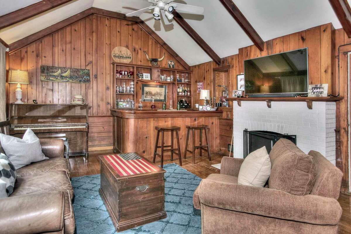 On the Market: Antique colonial with a charming wishing well