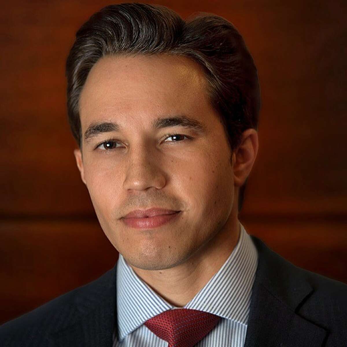 Former prosecutor to challenge Soares
