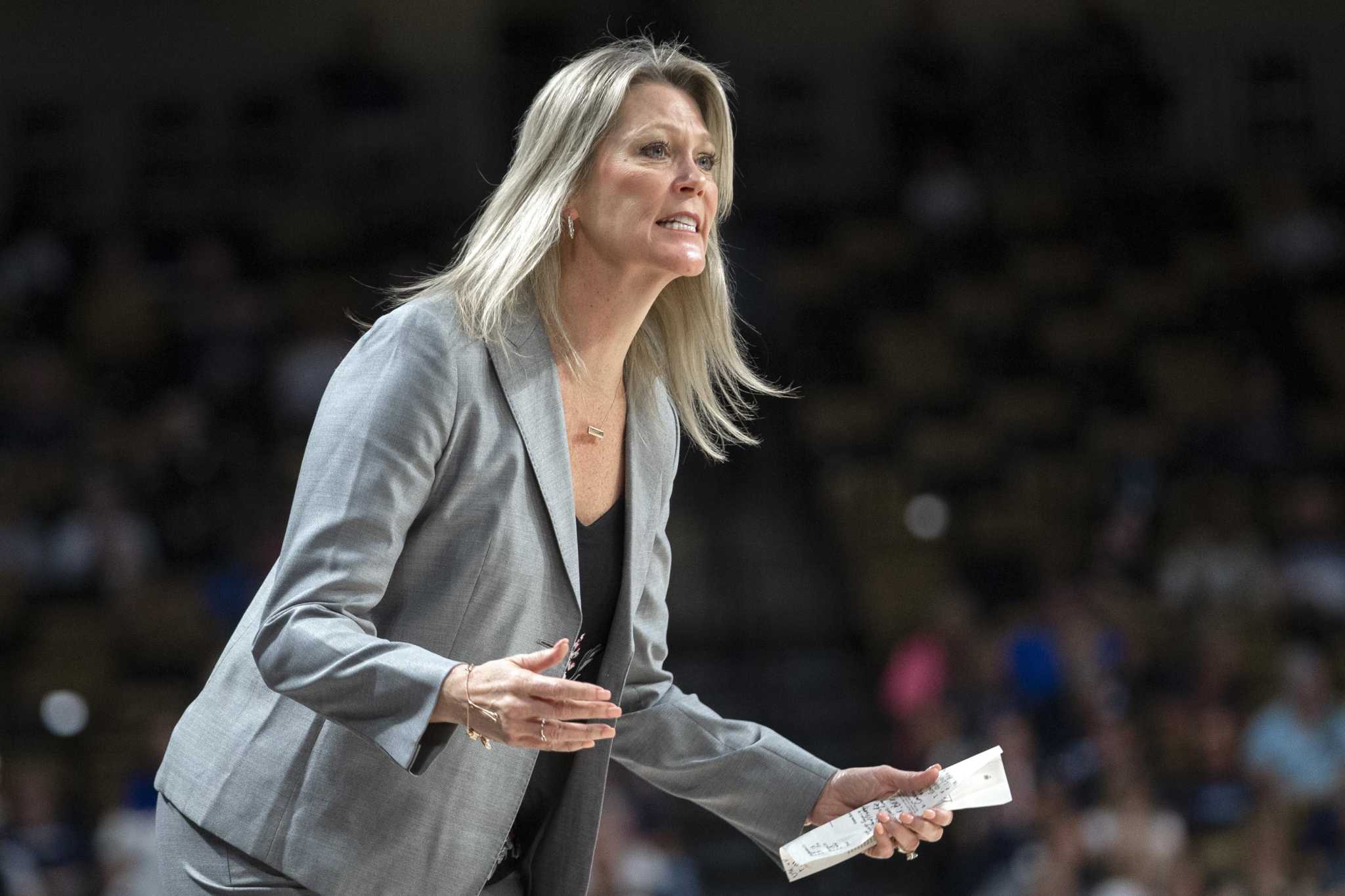 Women’s college basketball notebook: American Athletic Conference ...