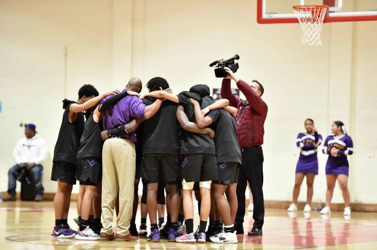 Unbeaten Prince Tech holds off Wilbur Cross