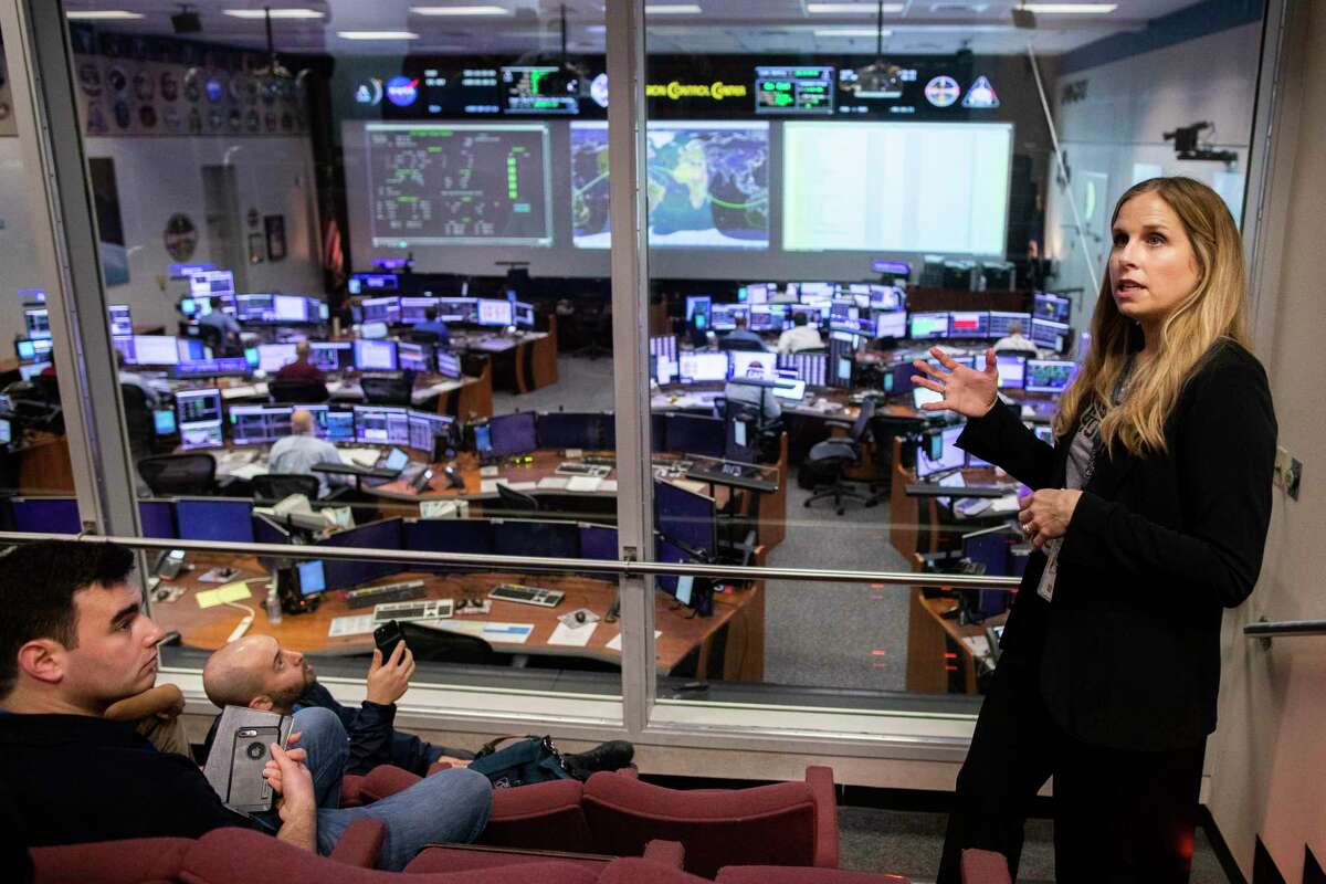 Trump proposes big boost in NASA funding to get back to the moon