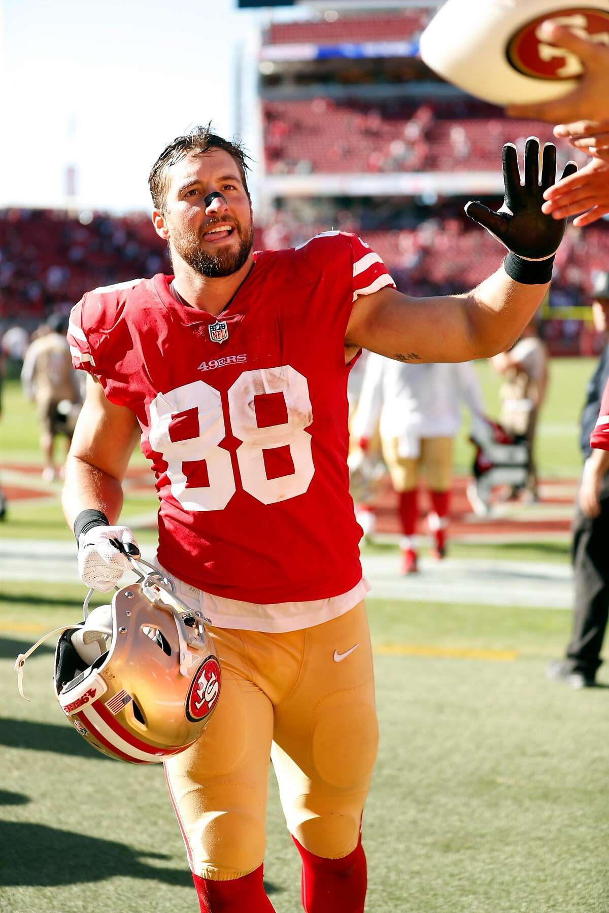 At the end, 49ers’ Garrett Celek finally felt all the love