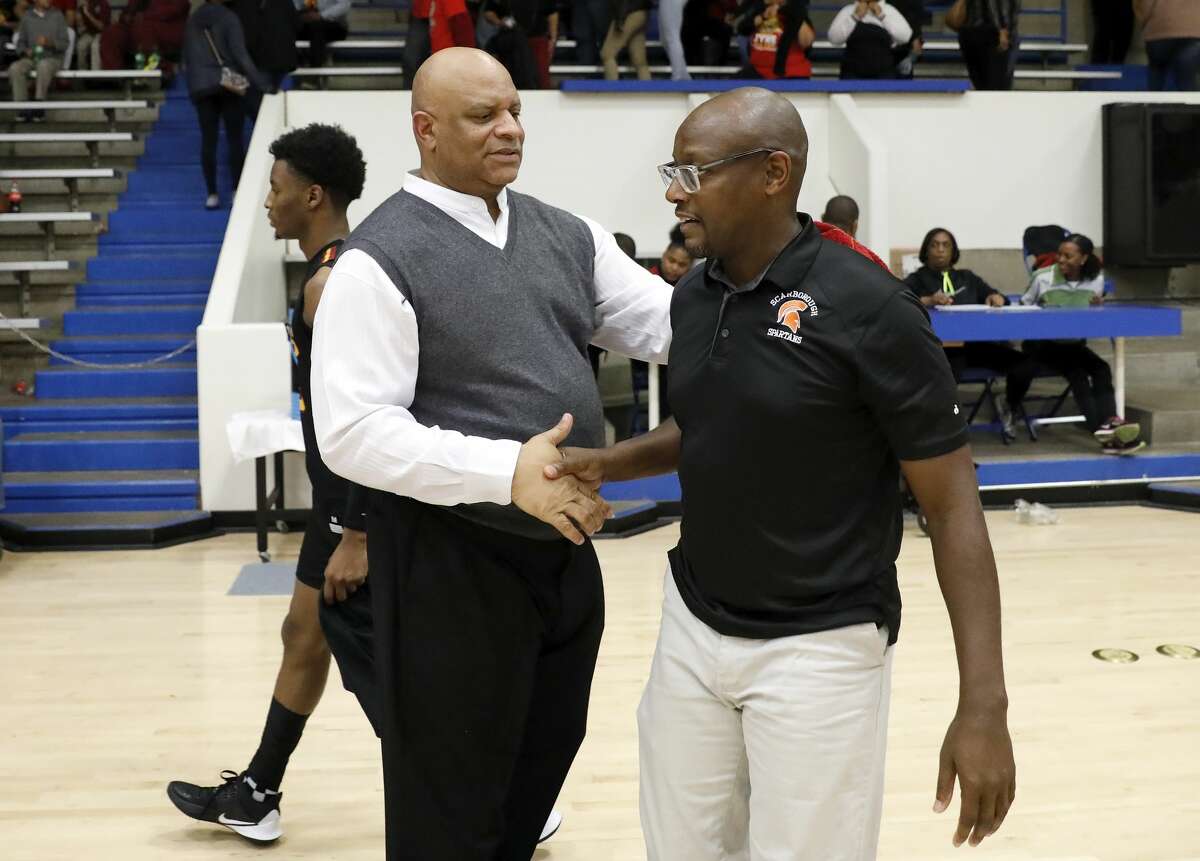 Yates sets national record with 16th consecutive 100-point game