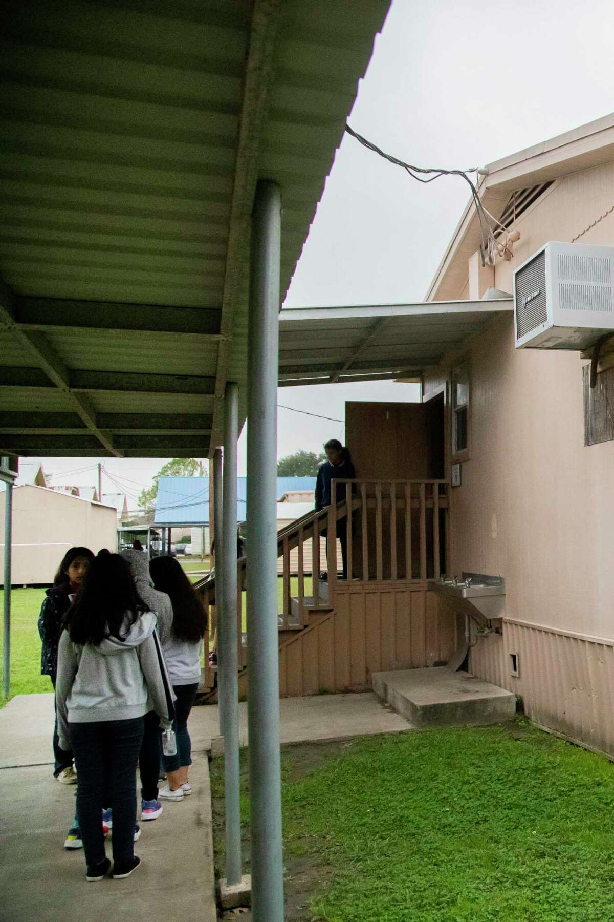 Houston ISD trustees face key vote in push for November bond election