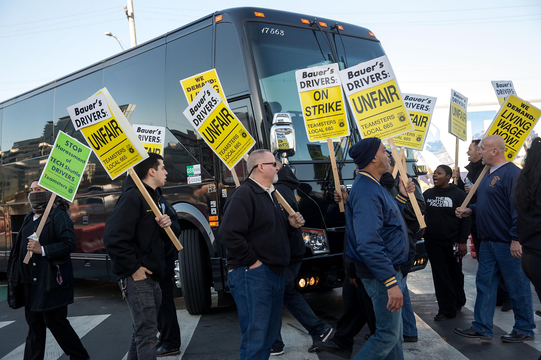 Union shuttle drivers strike for higher wages
