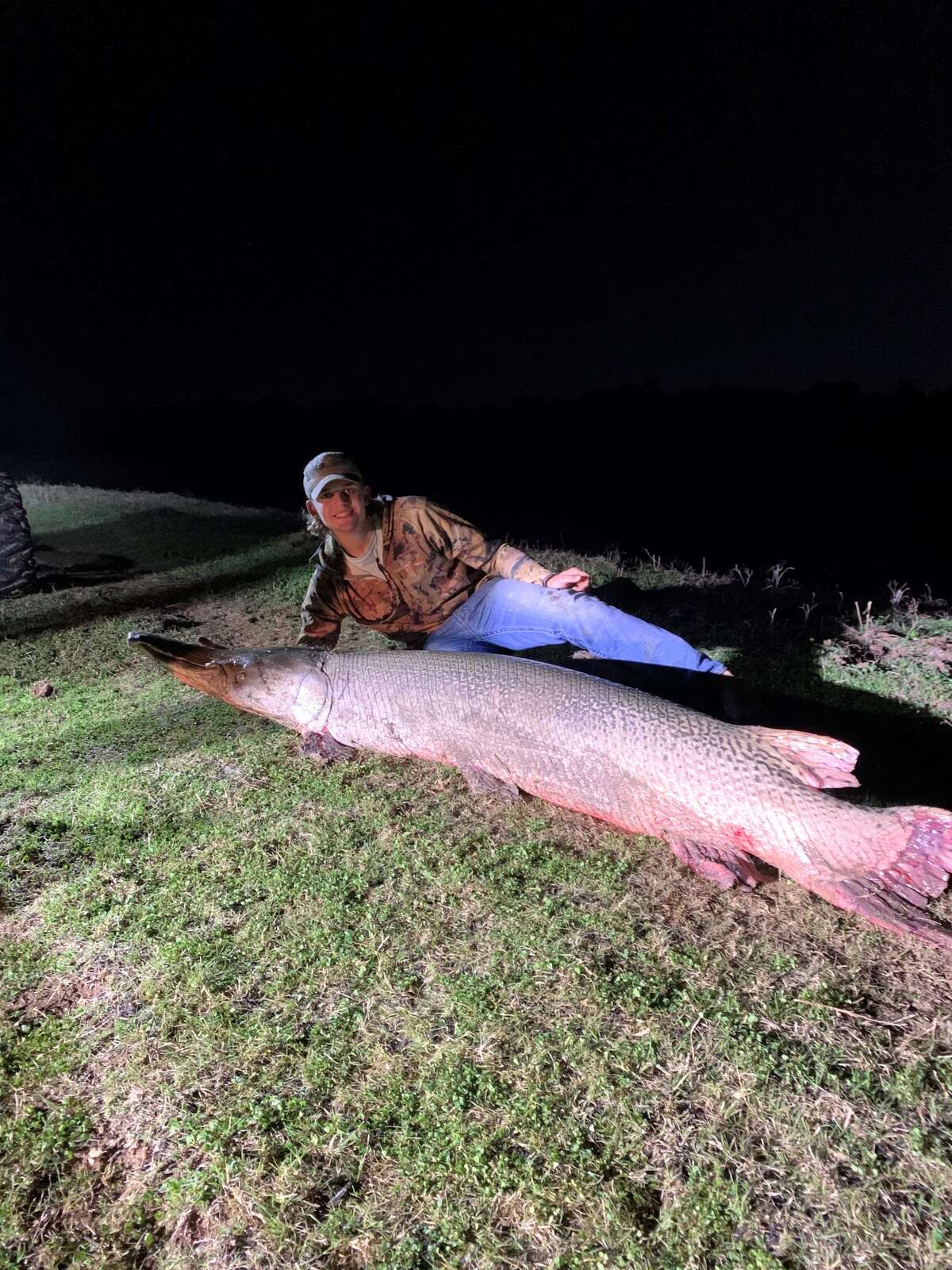 Houston-area teen catches 7-foot, 190-pound alligator gar just outside ...
