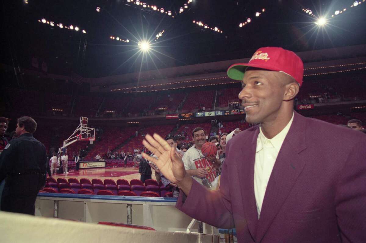 Valentine’s Day miracle: 25 years later, Clyde Drexler celebrates ...