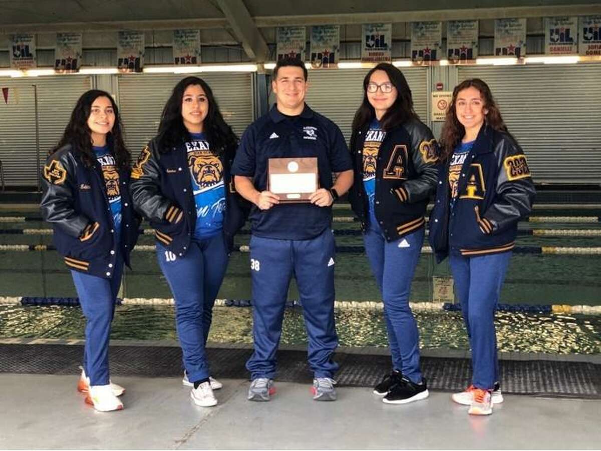 Alexander continues growth under Meza, sends 8 to state meet