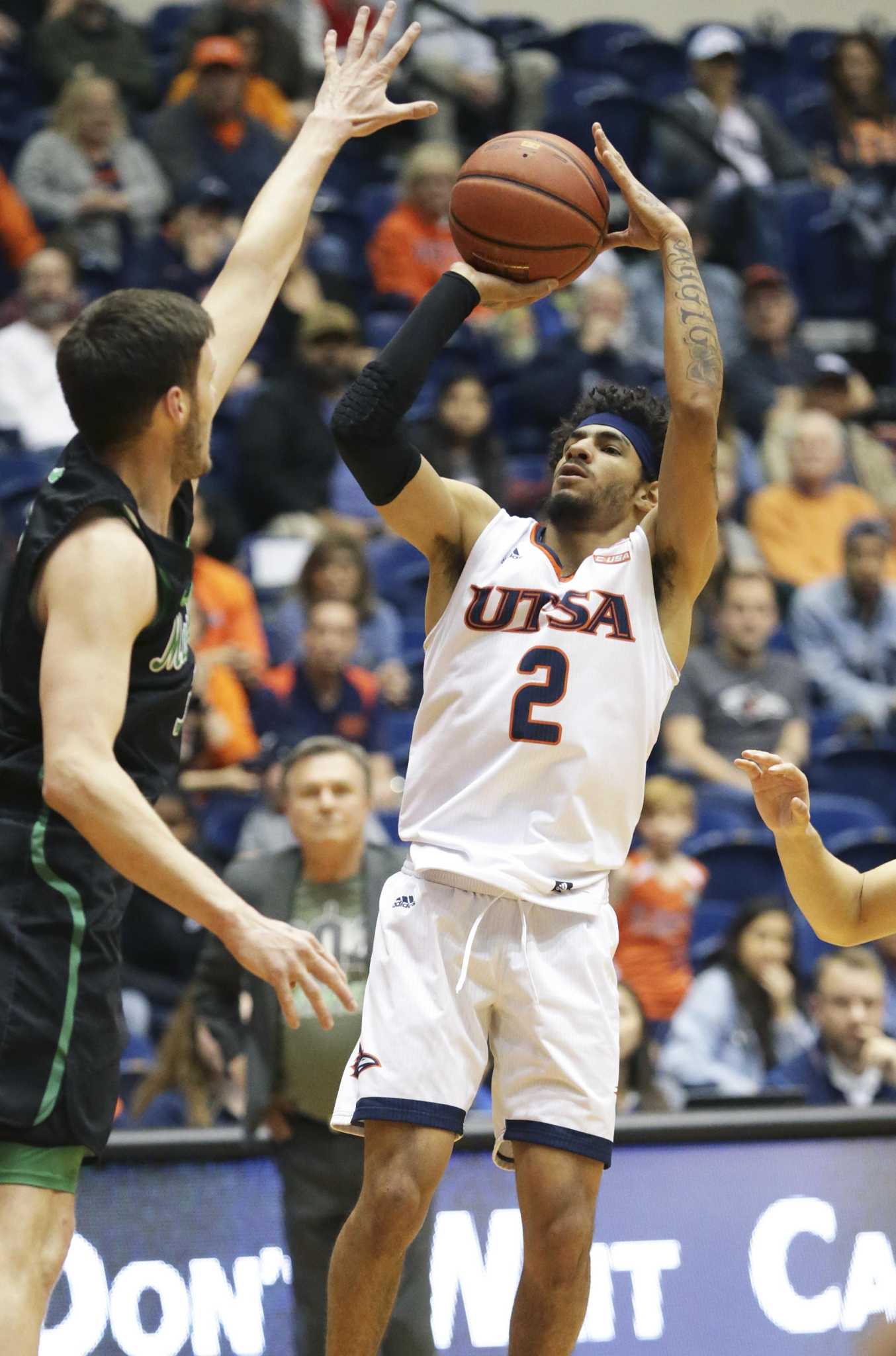 UTSA rides defense, rebounding to home win against Marshall