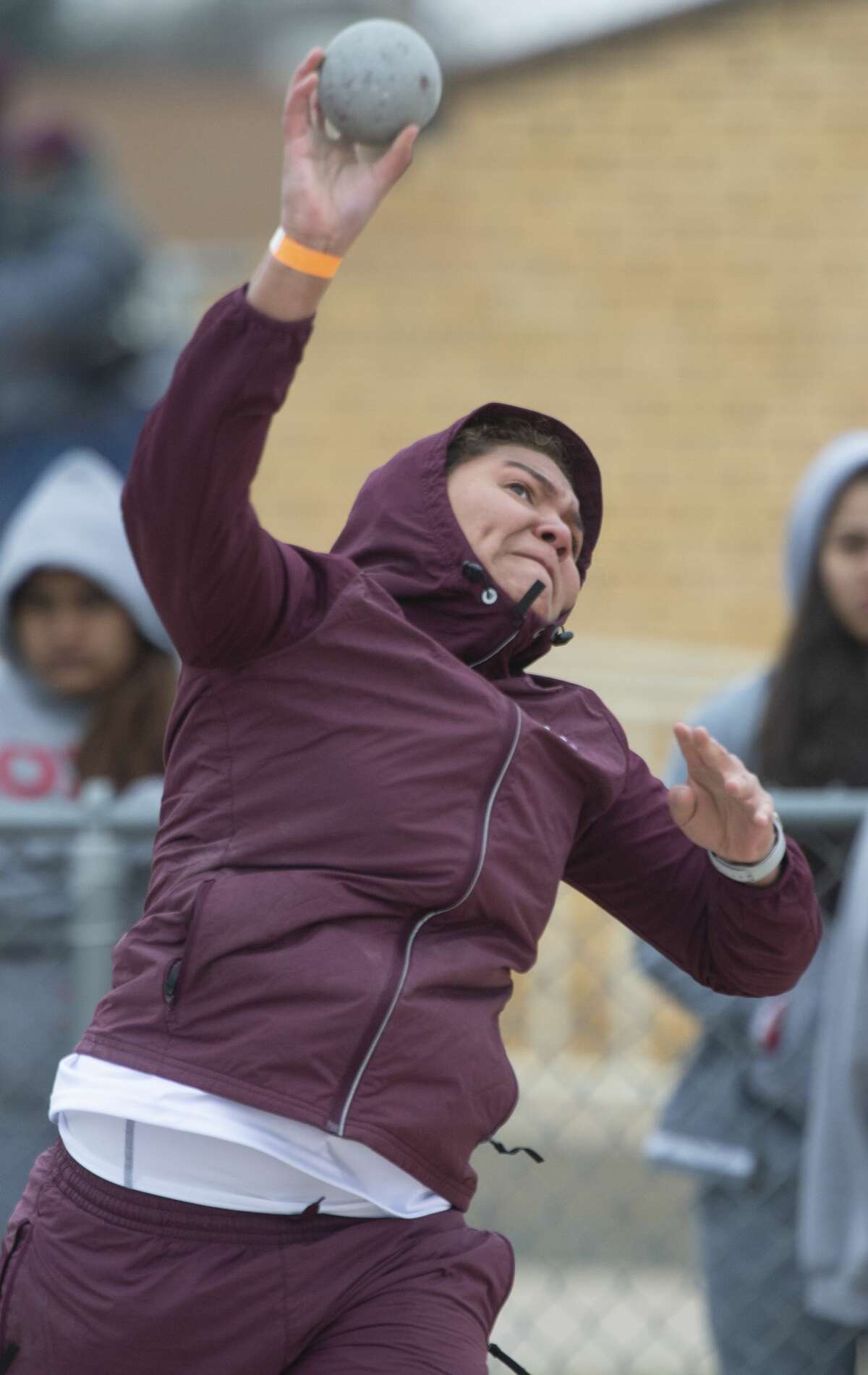 HS TRACK: Lee duo primed for success after Tall City Relays wins
