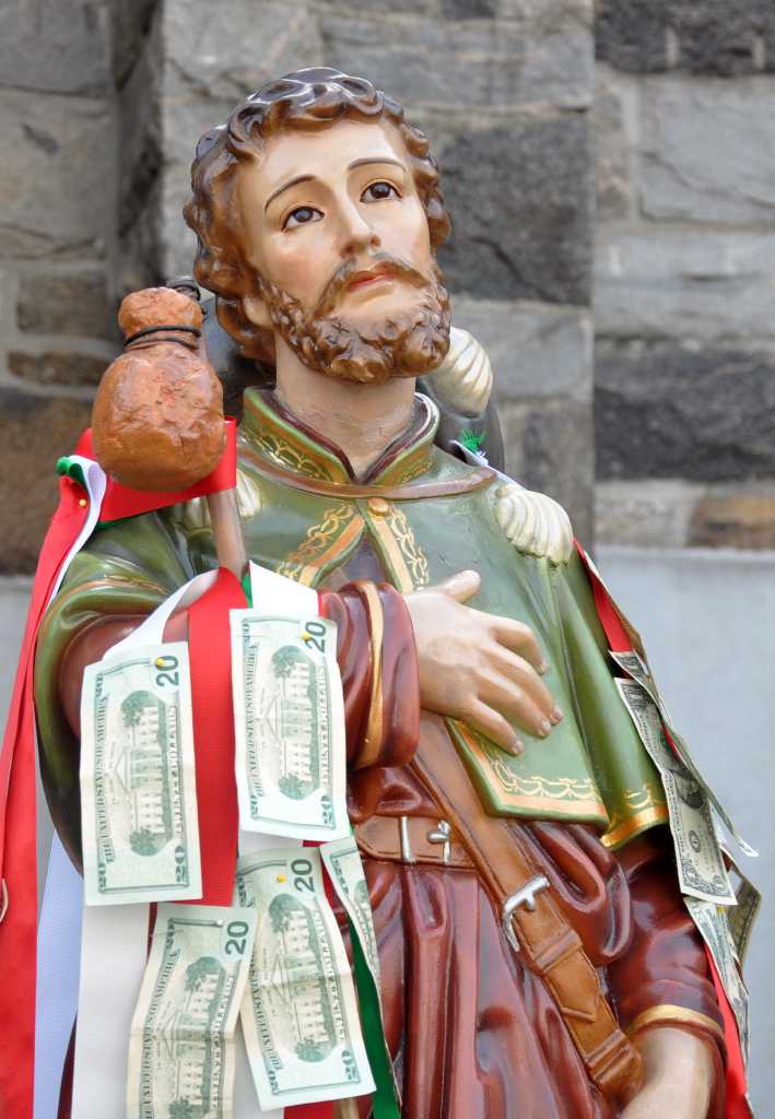 Festival ends with a traditional procession and an Italian-language mass