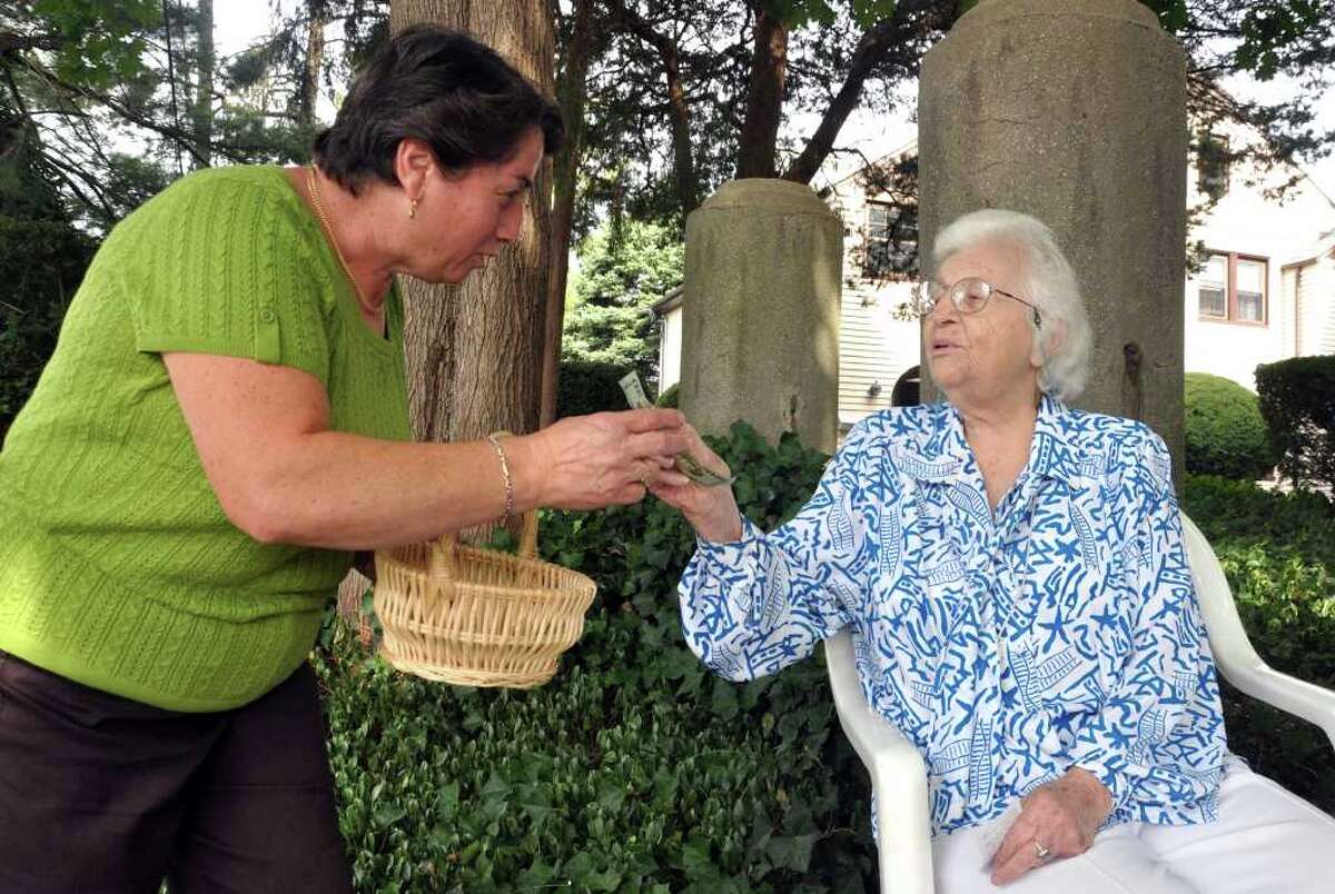 Festival ends with a traditional procession and an Italian-language mass