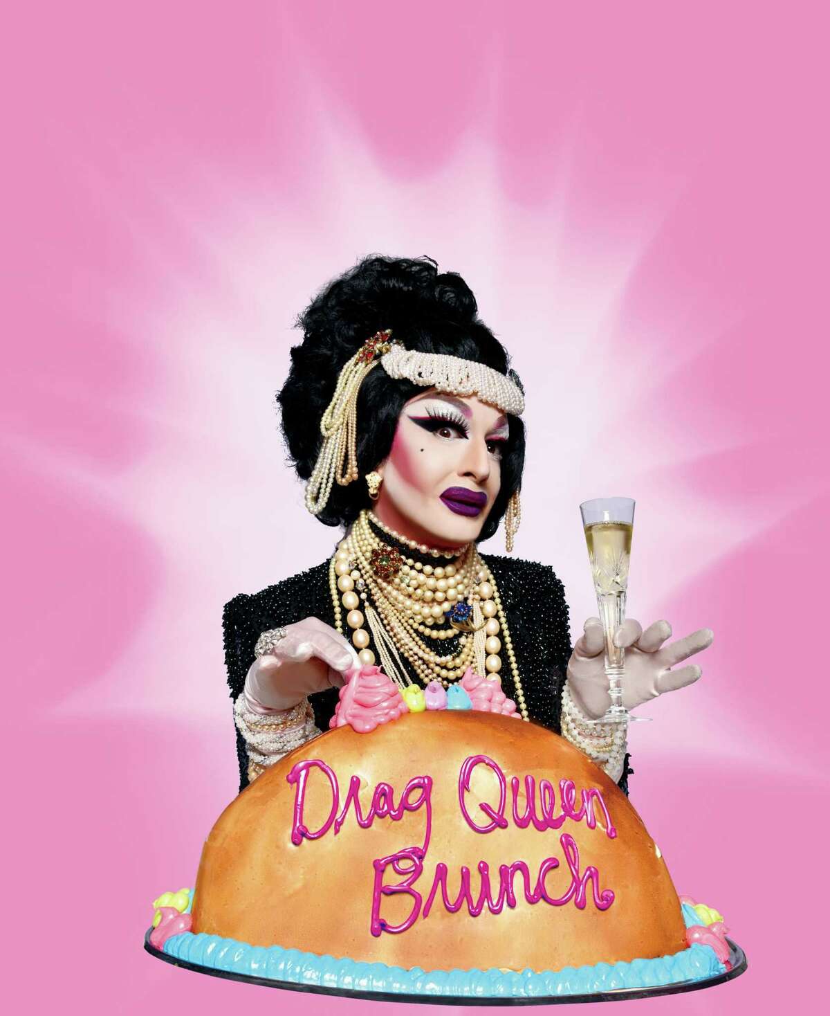 Drag queen luster adds sparkle to New Orleans scene