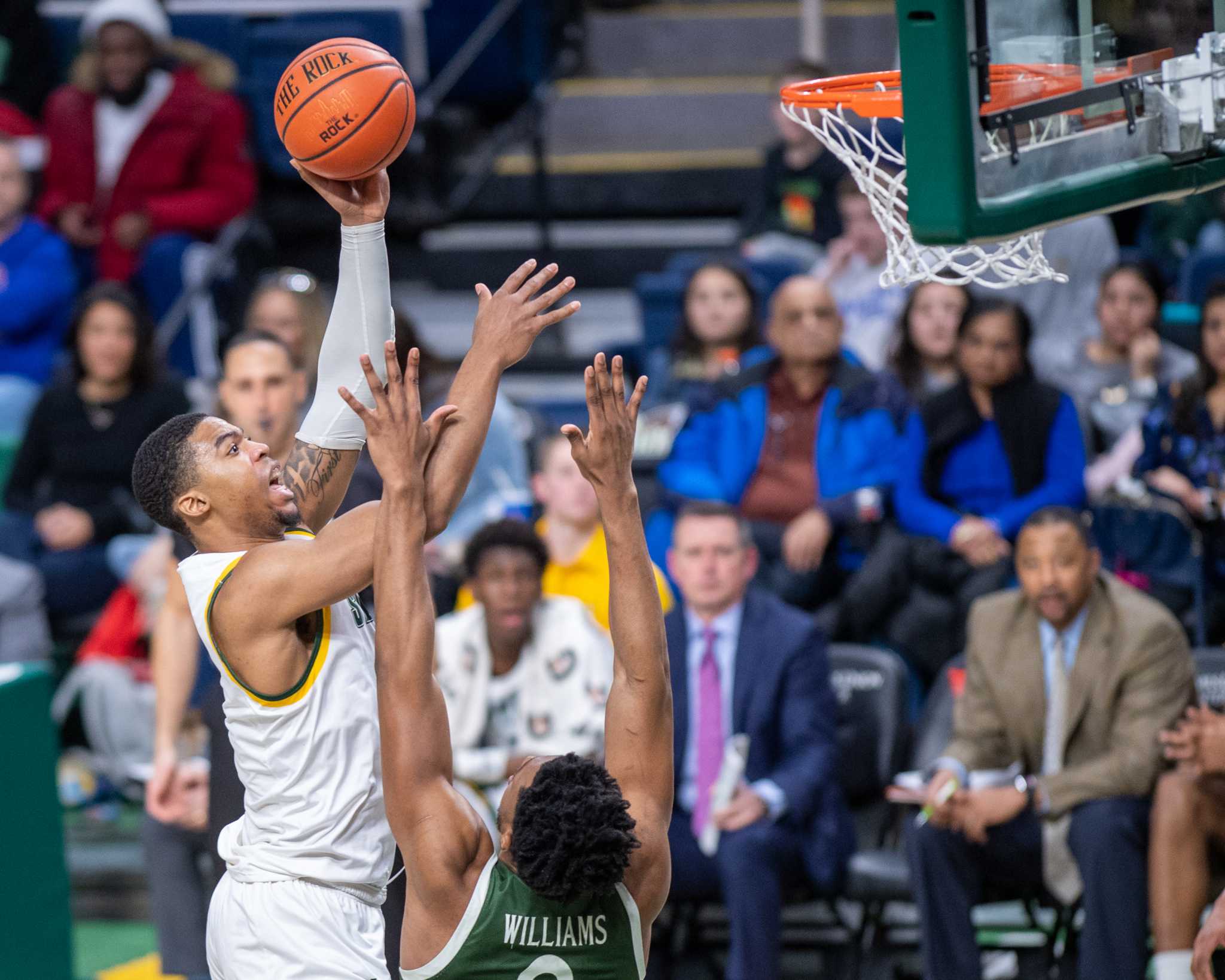Siena men's basketball names Burns, Camper as captains