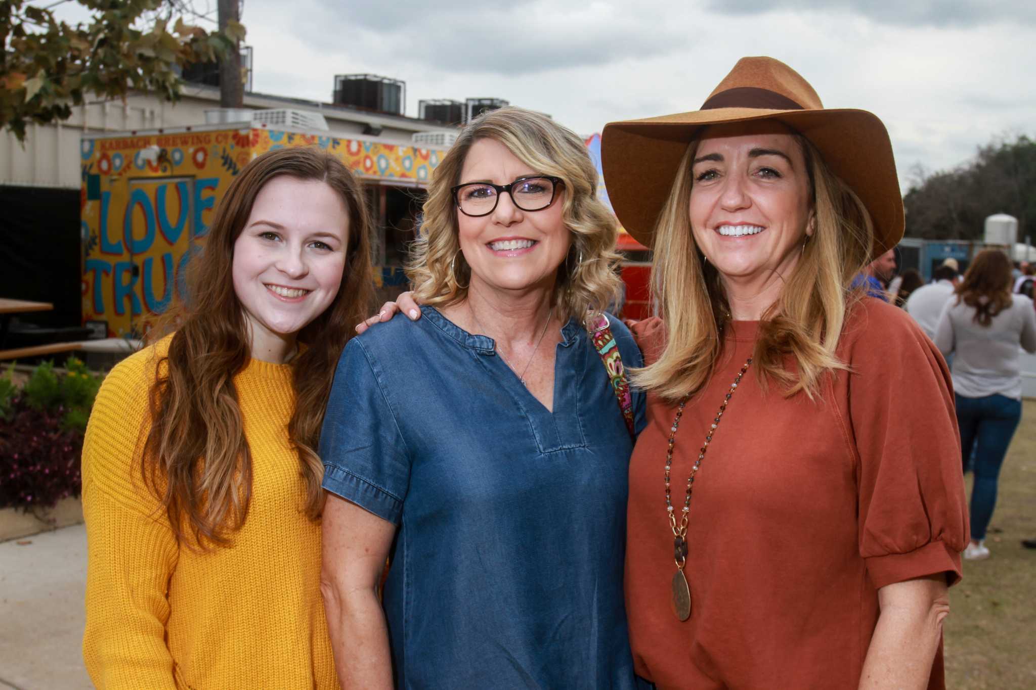 Karbach's Rodeo Clown Roundup brings out country music fans