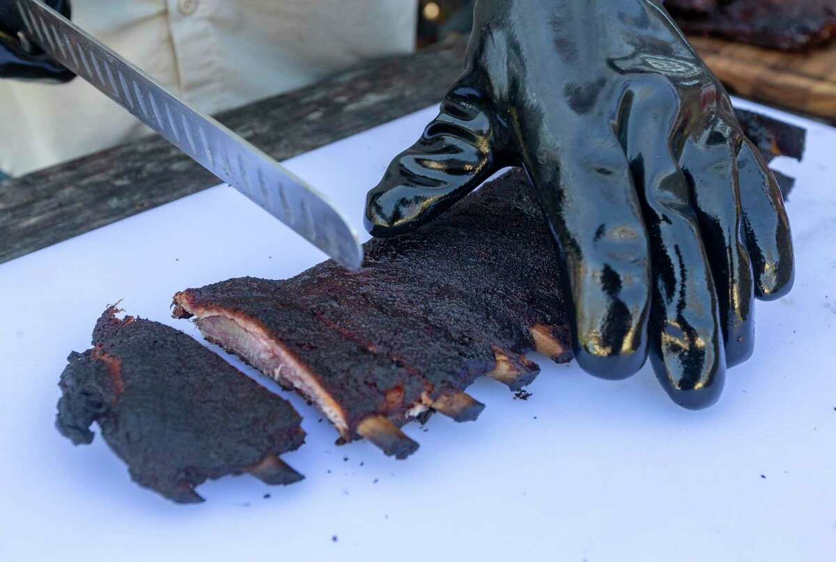 Chuck’s Food Shack: What’s better: smoking pork ribs wrapped in butcher ...