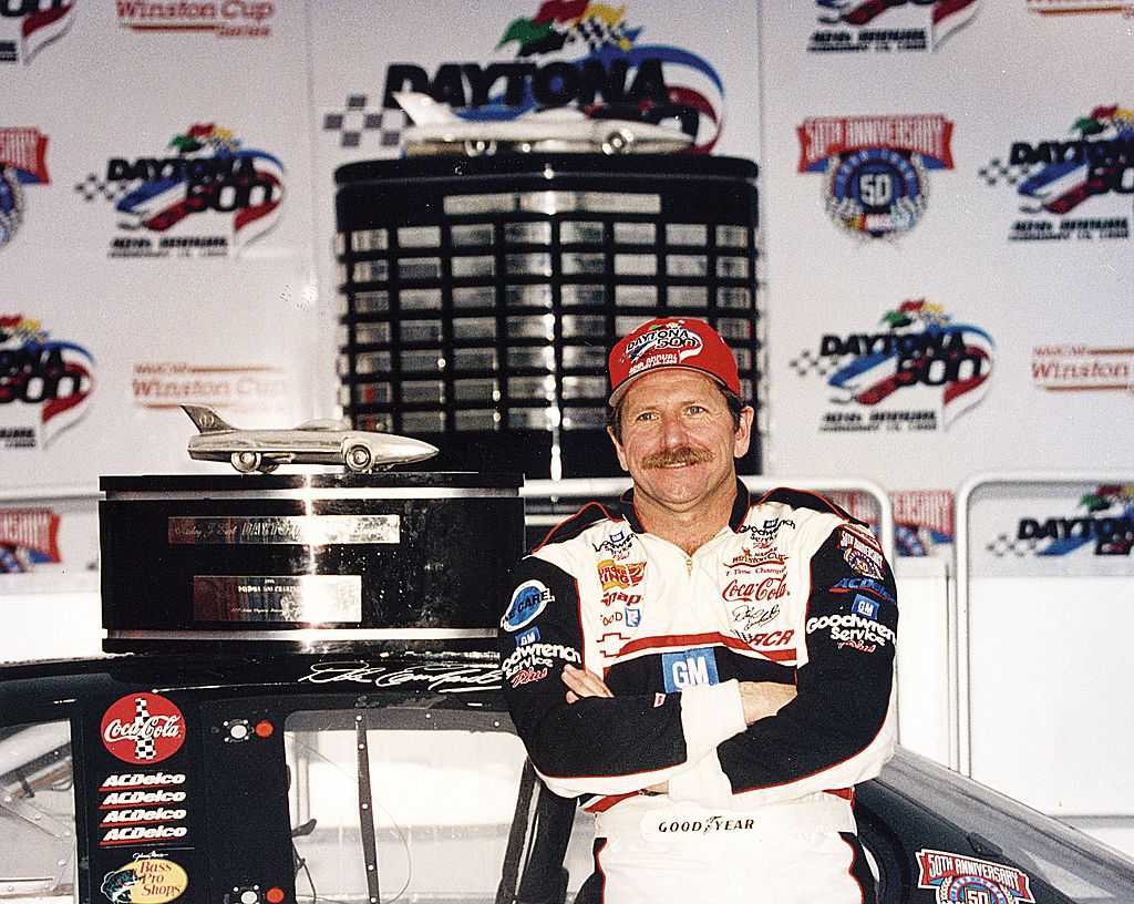 Remembering Earnhardt: NASCAR legend died 19 years ago