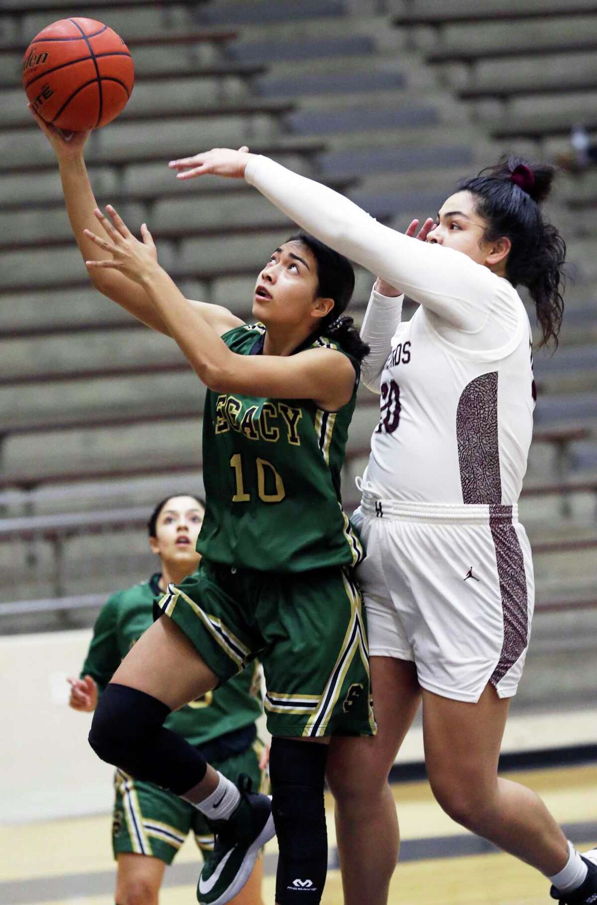 Highlands, Clark record wins with big second halves