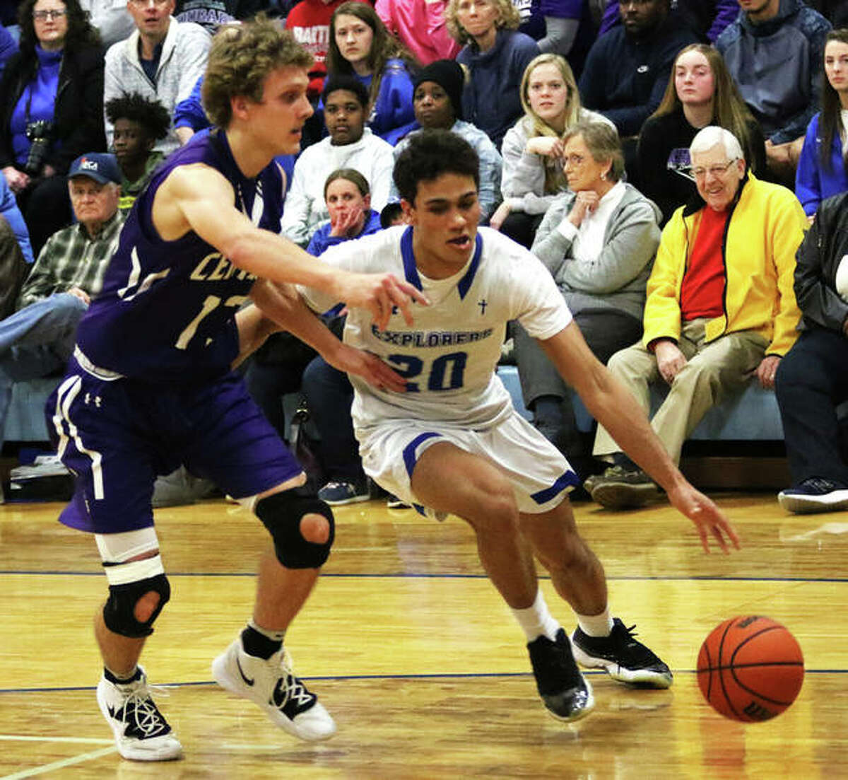 Marquette seniors go 7-for-7 in win over Breese Central