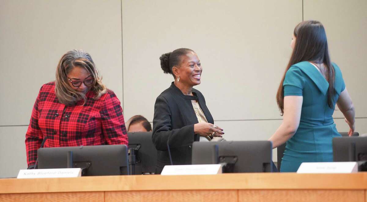 Houston ISD trustees troubled it took police a year to arrest teachers accused of sexual abuse