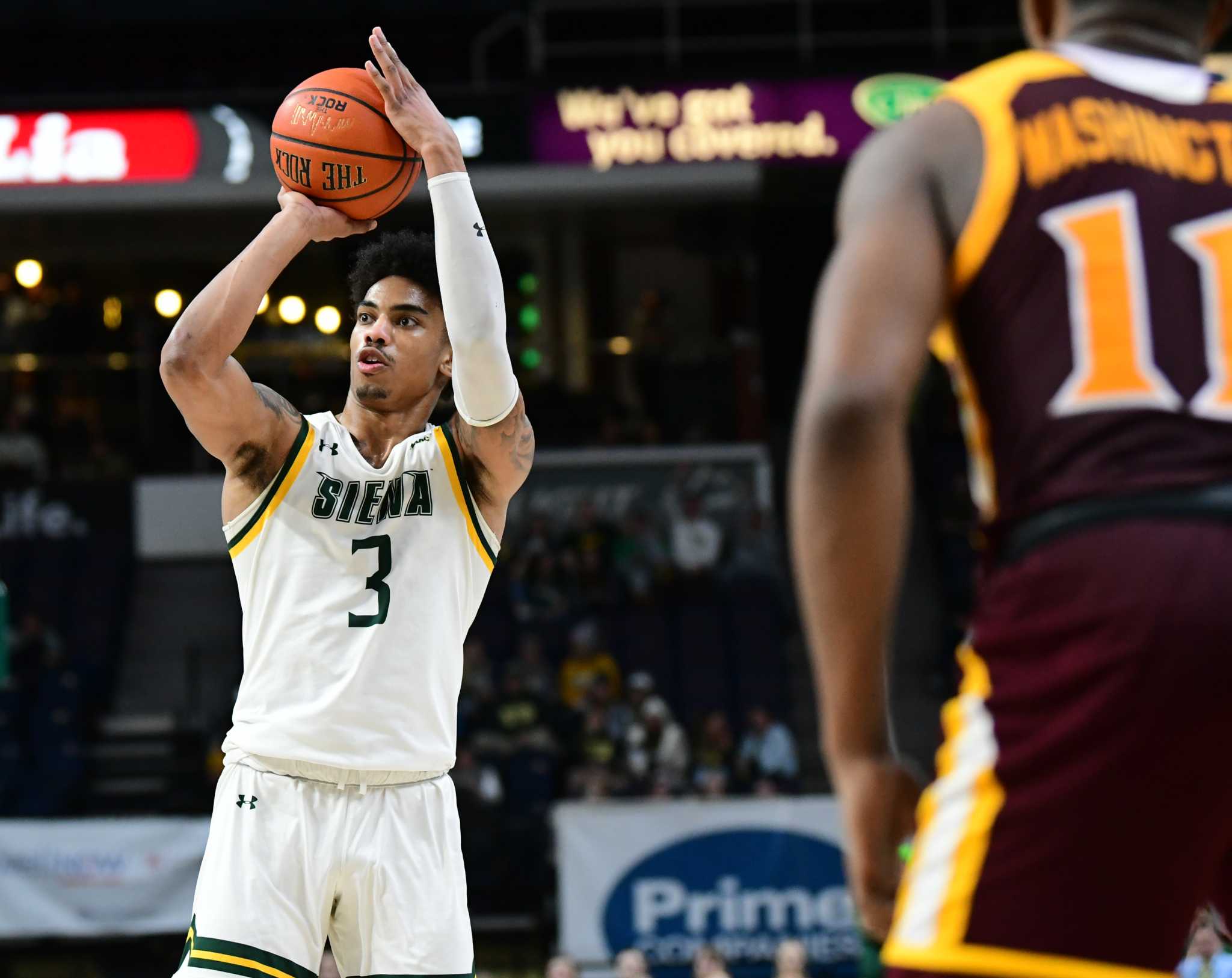 Siena basketball tries to take home success on road