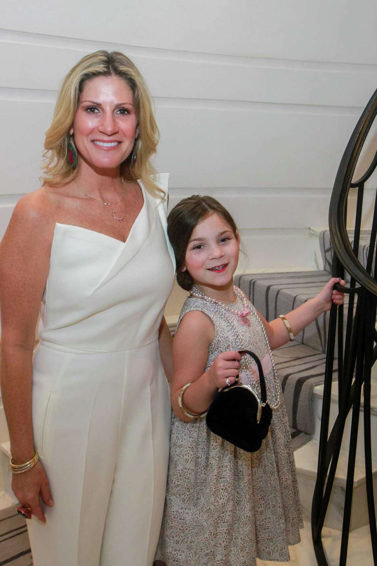 'Best Dressed' Hall of Fame honoree Greggory Burk hosts 'girls night in ...