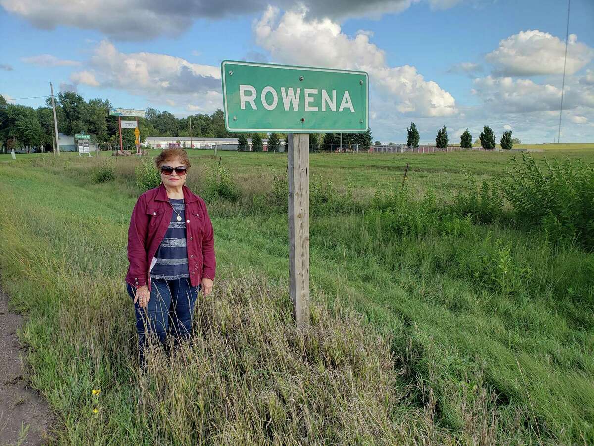 Holley: Sleepy Texas town Rowena needs something to hang its hat on