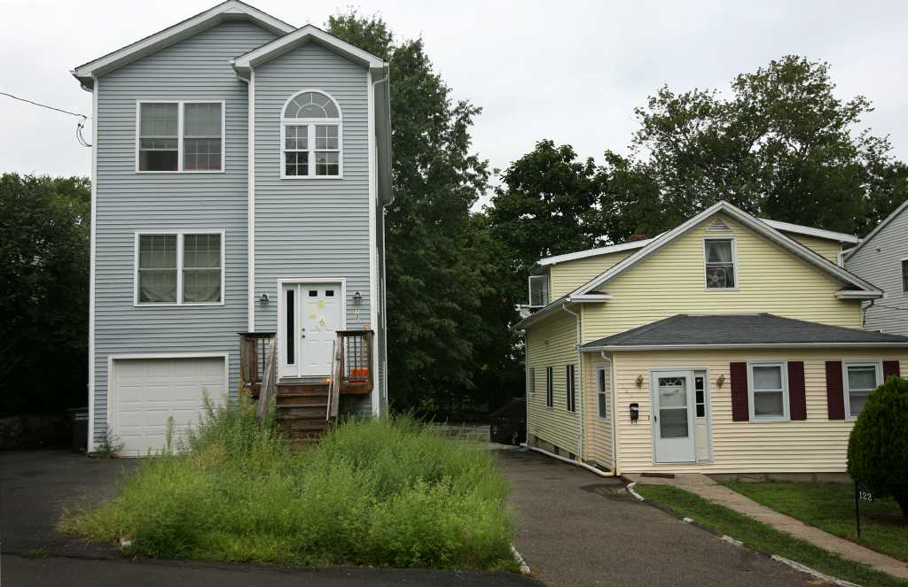 Neighbors say unkempt property is an eyesore