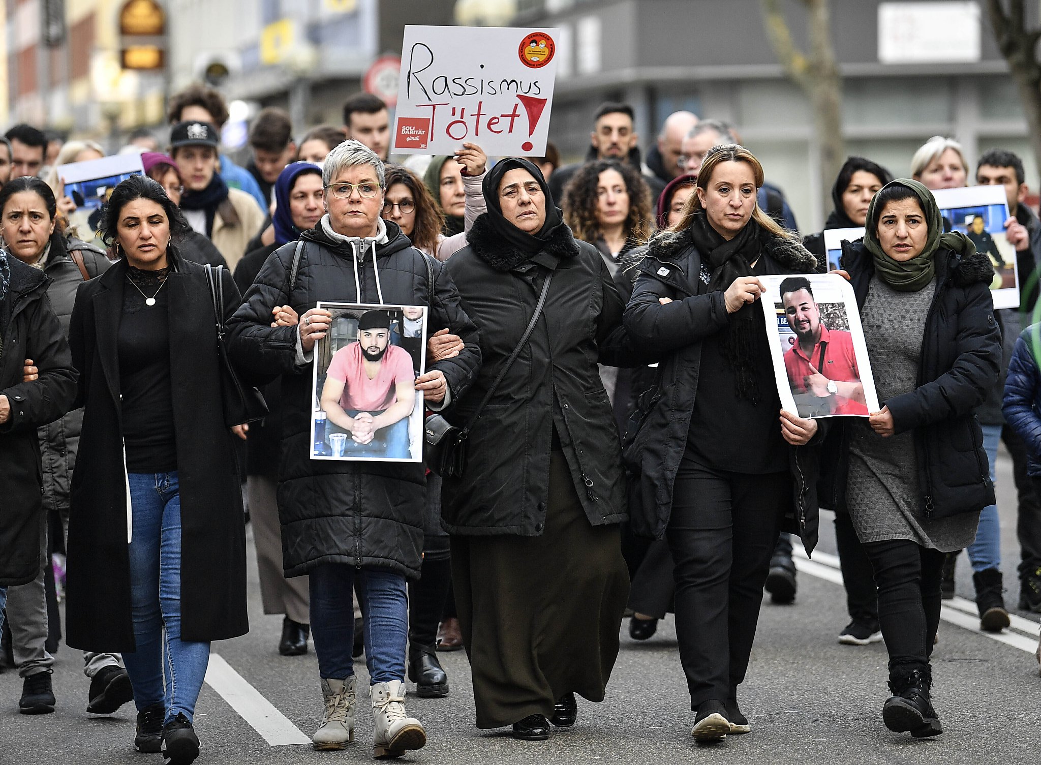 German leaders struggle to combat rise of far-right extremism