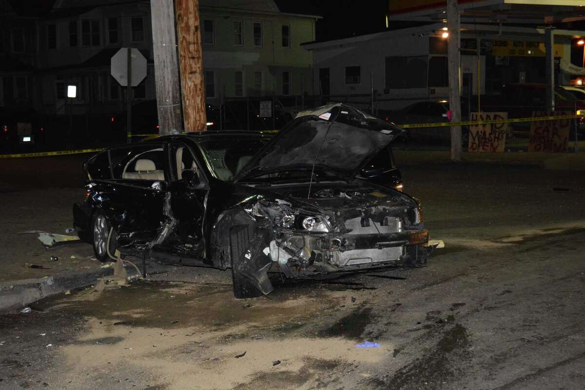 Bridgeport cop suffers minor injuries in crash