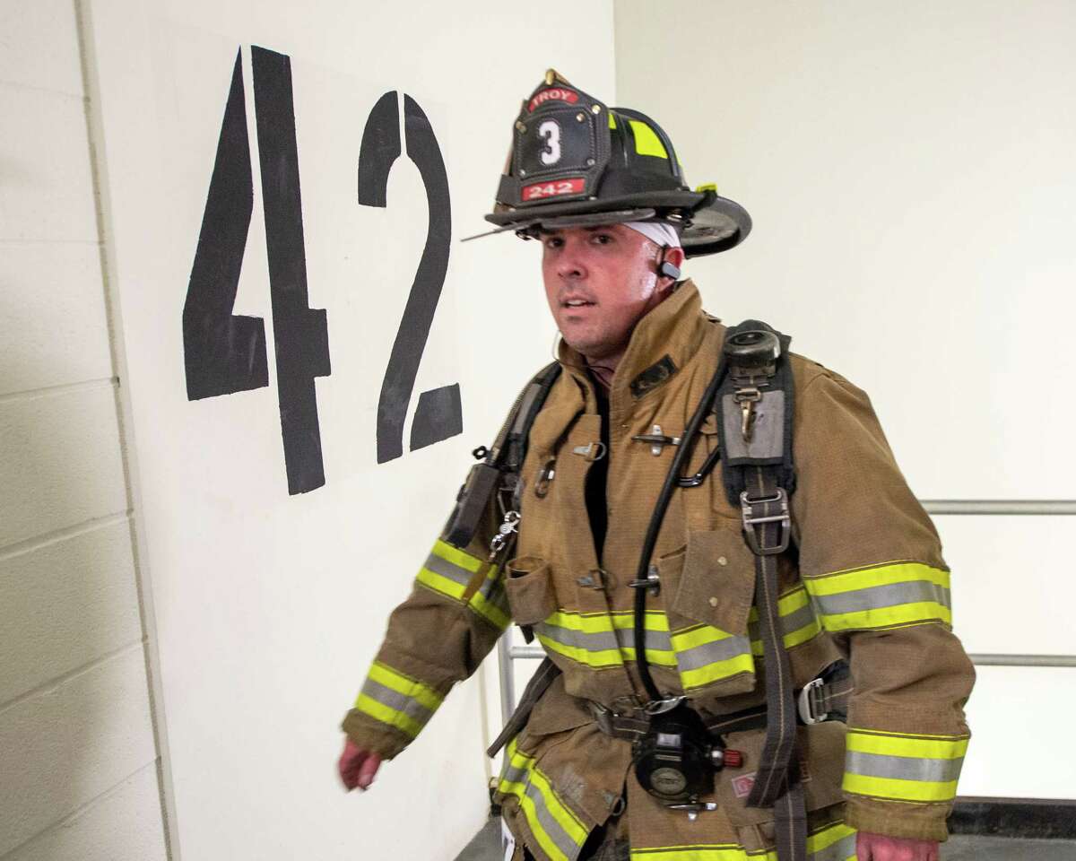 Photos: Stair climbing at Corning Tower