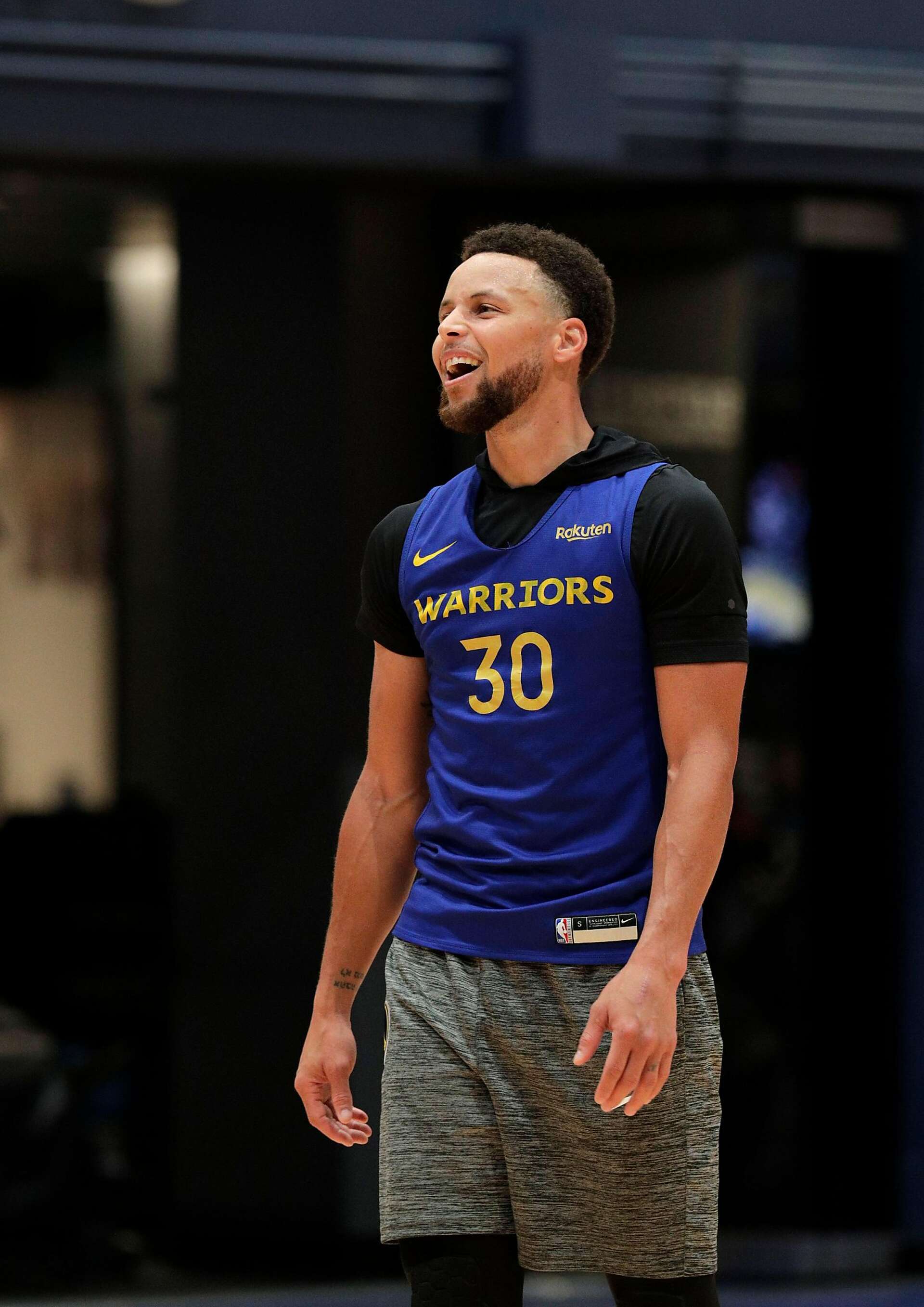 Warriors’ Stephen Curry participates in first scrimmage since hand injury