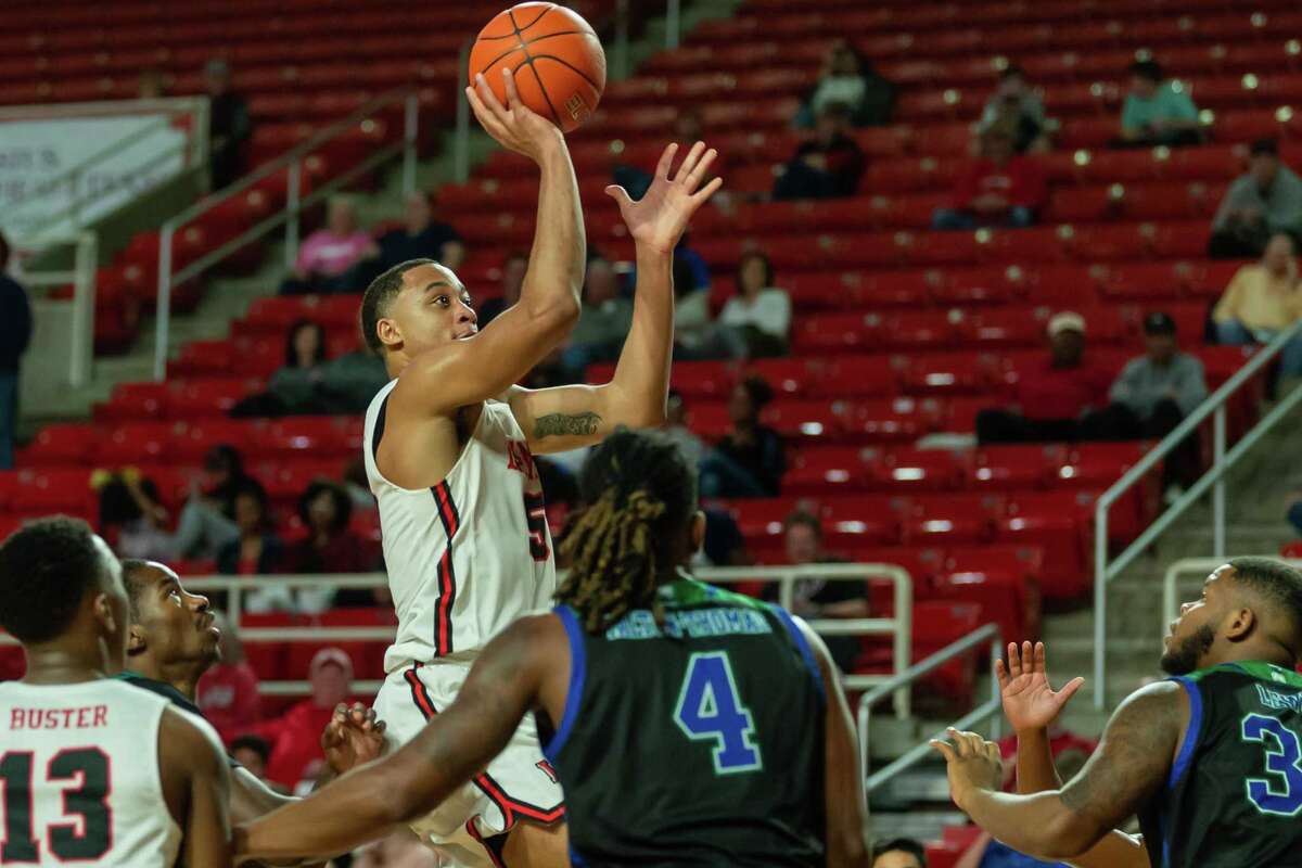 Lamar men’s basketball wins third straight