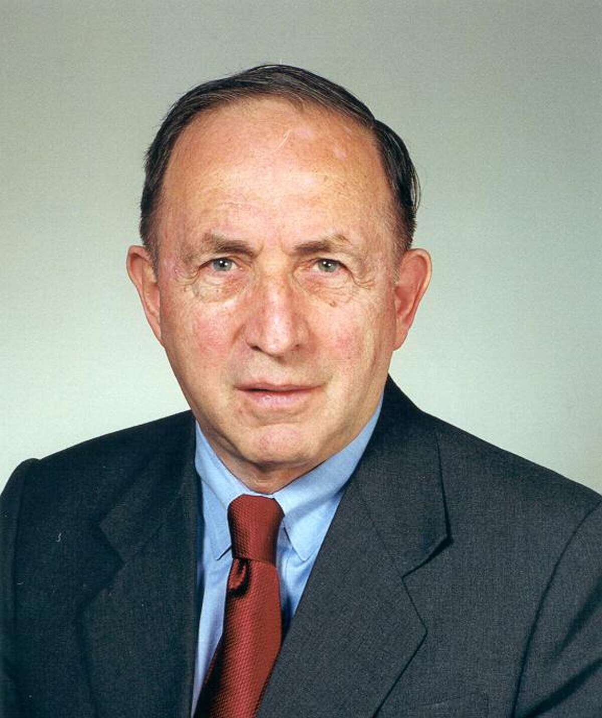 New Canaan Men’s Club being briefed on a fiscal status