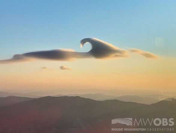 Hang loose: Rare 'wave cloud' forms over New Hampshire sky