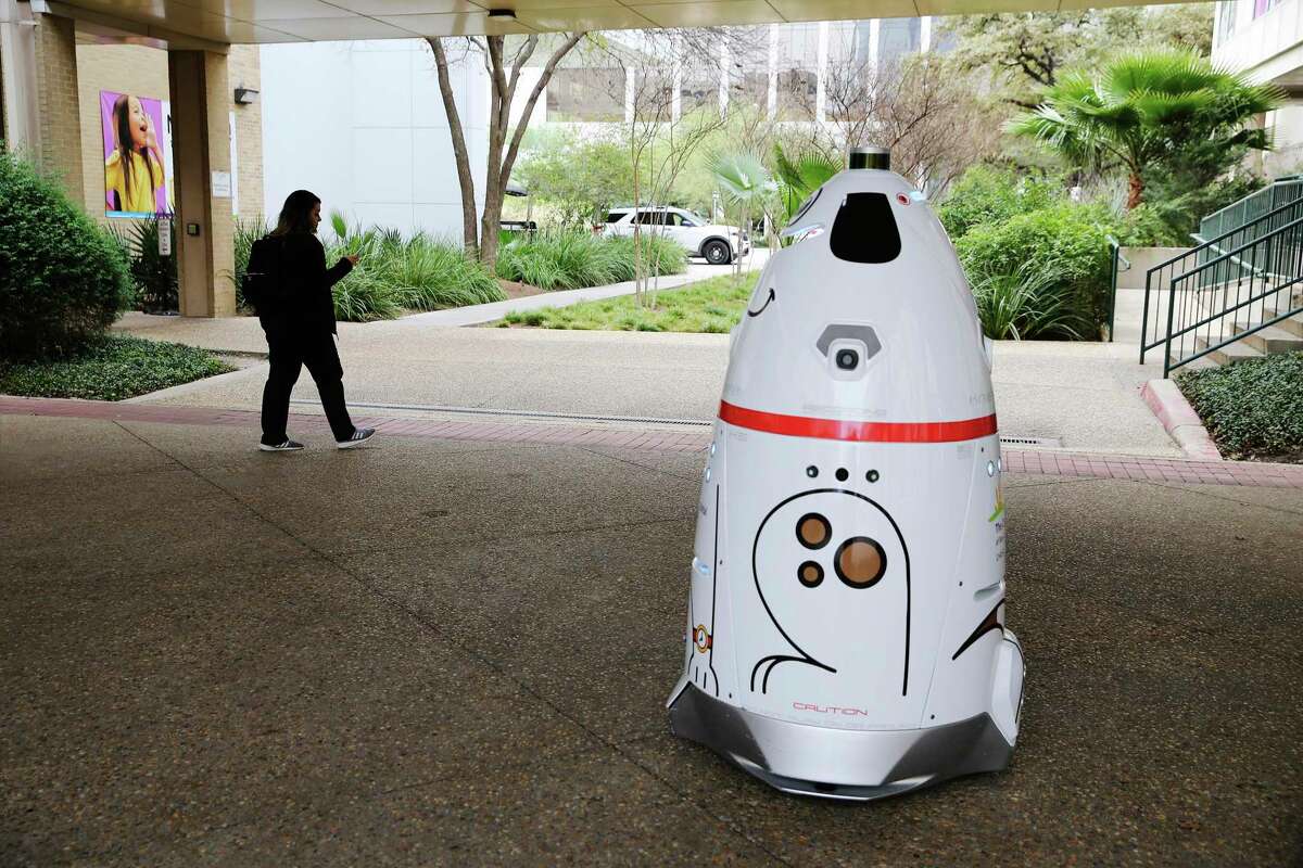 Crime-fighting robots serve as 'first line of defense' at Texas ...