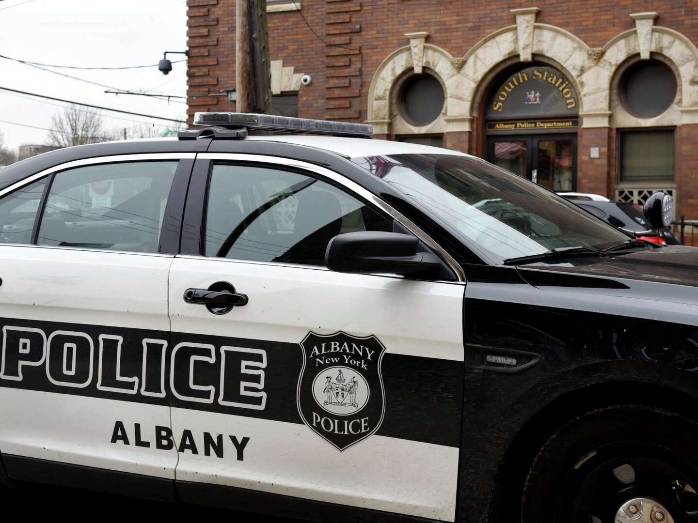 Albany police: Man charged with attempted murder for stabbing teenager