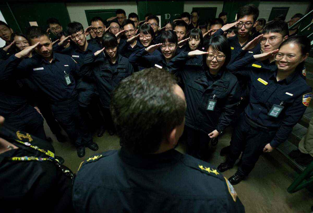 Law enforcement from Taiwan learn tactics in American policing at UH ...