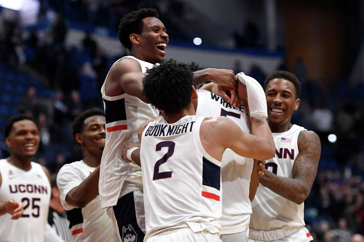 UConn rolls to win over UCF