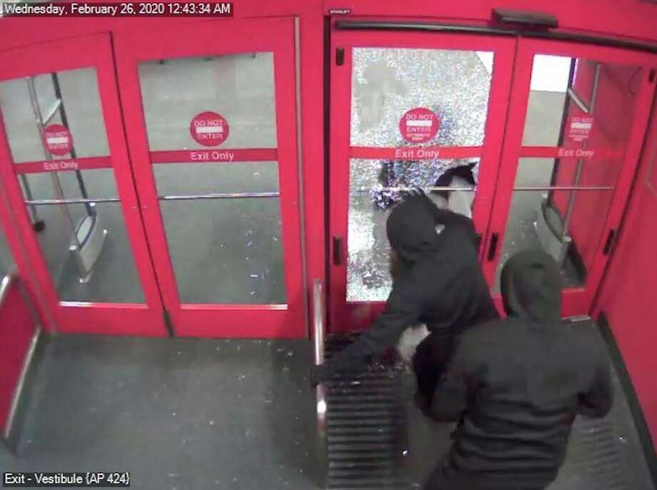 Police detectives investigate break-and-entering at Target - Midland ...