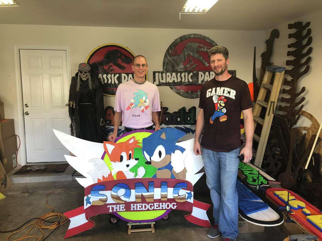 Dayton man proclaims himself 'King of the 90s' with museum-like, retro ...