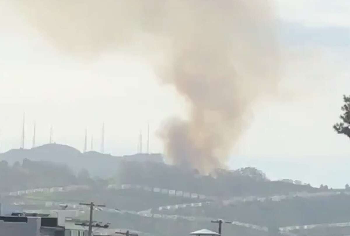 'Unusual time of year for a wildfire': San Bruno Mountain blaze grows ...