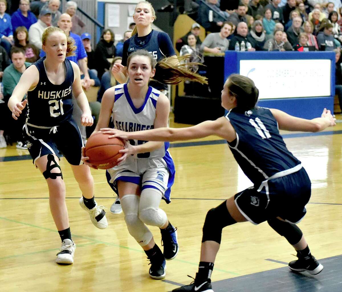 East Hampton tops Morgan for Shoreline title