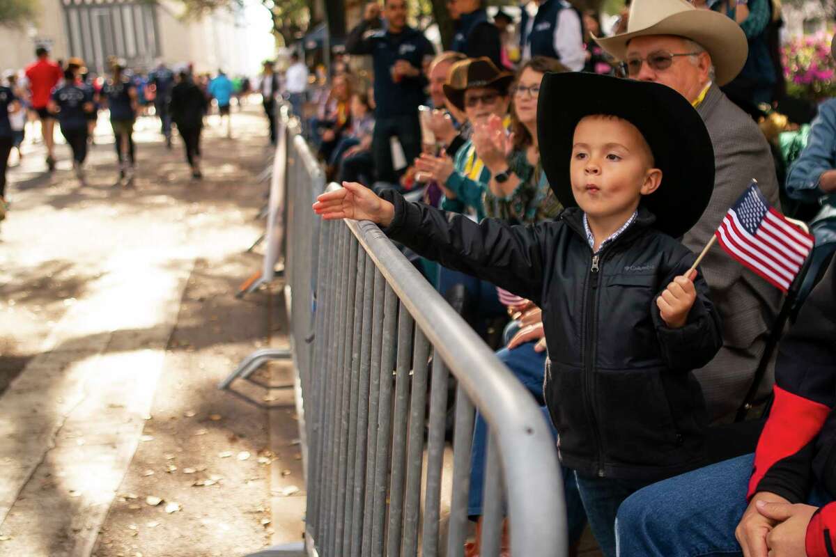 Rodeo Run gallops through downtown ahead of RodeoHouston