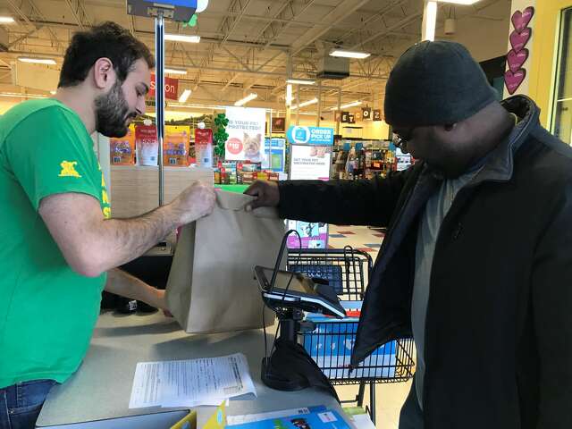 Growing pains as NY's plastic bag ban enacted